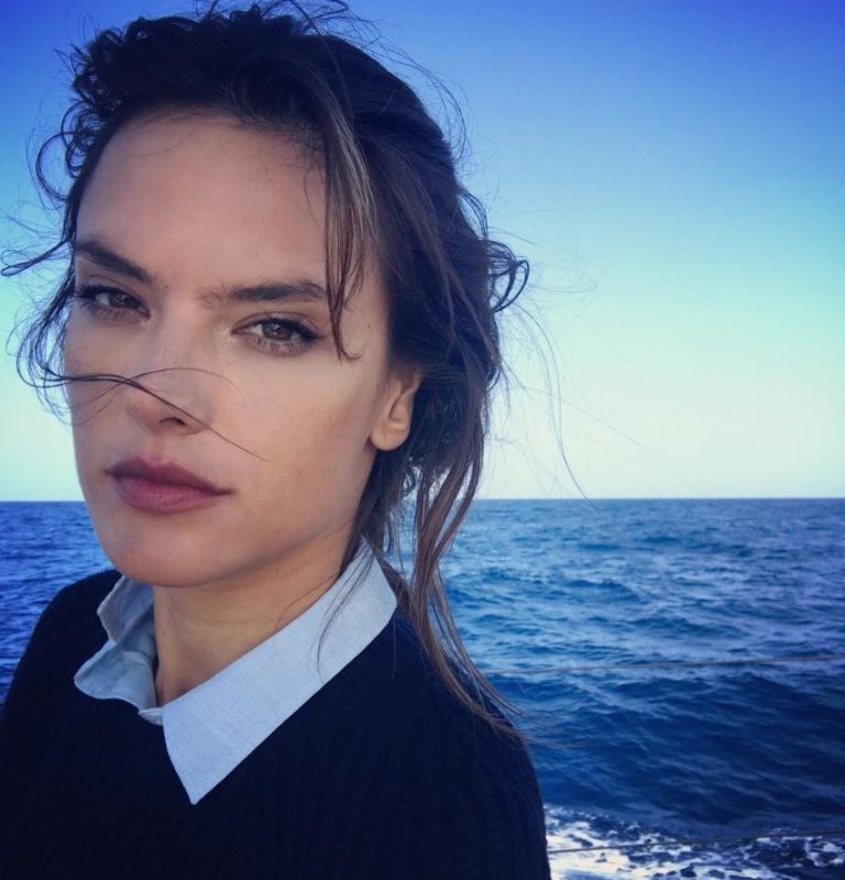 Celebrities with and without makeup: we discover how they are with the ...